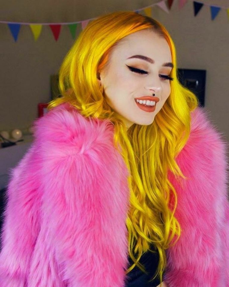 Cabelo amarelo, uma cor ousada e cheia de possibilidades - Jacke Davis